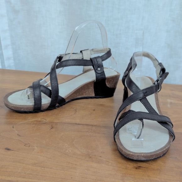 Merrell | Shoes | Merrell Womens Revalli Aura Wedge Strappy Black ...
